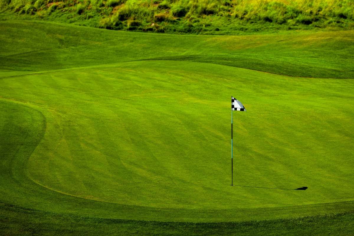 A Beginners Guide to Golf: Essential Tips for the Newest Tee Boxers