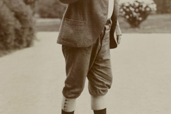 From Knickers to Polo Shirts: Unveiling the Fascinating History of Golf ...